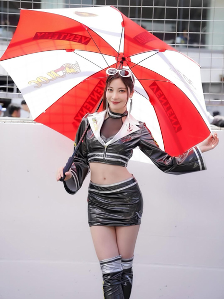 赤城ありさ、色気とクールが交差するコスチュームで美貌全開！ | WWSチャンネル